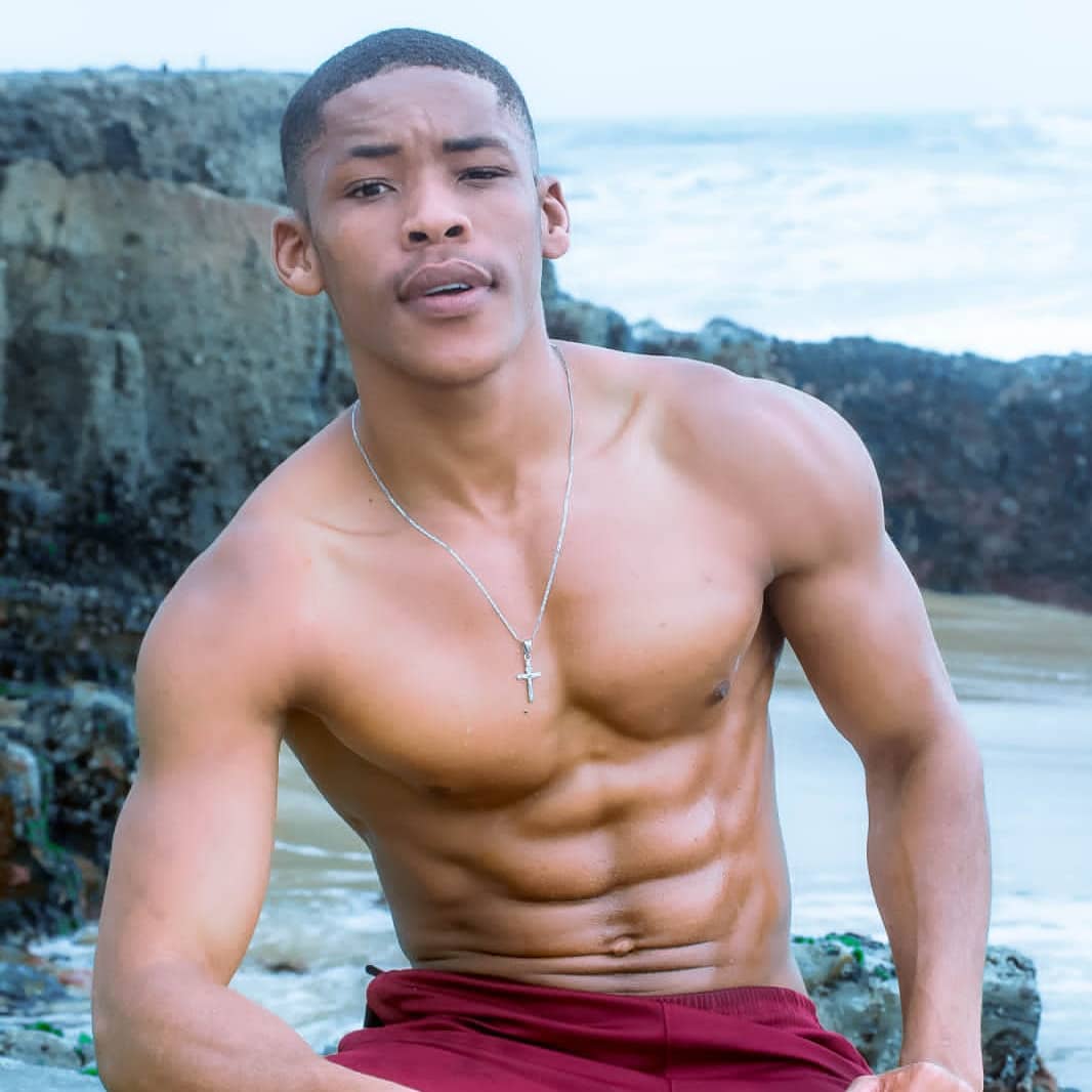 Akhona Ndlovu biography - Southern African Celebs