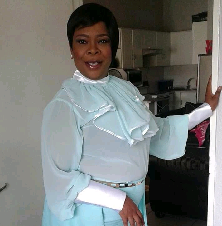 Linda Sebezo biography - Southern African Celebs