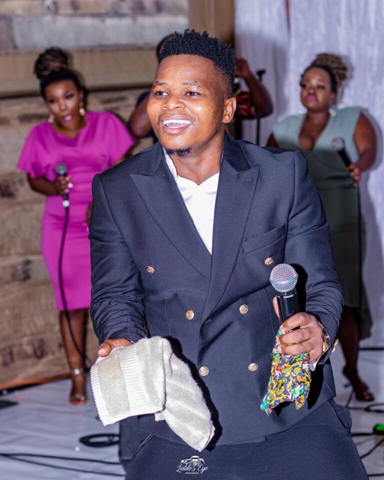 Ayanda Ntanzi biography, age, songs and wife - Southern African Celebs